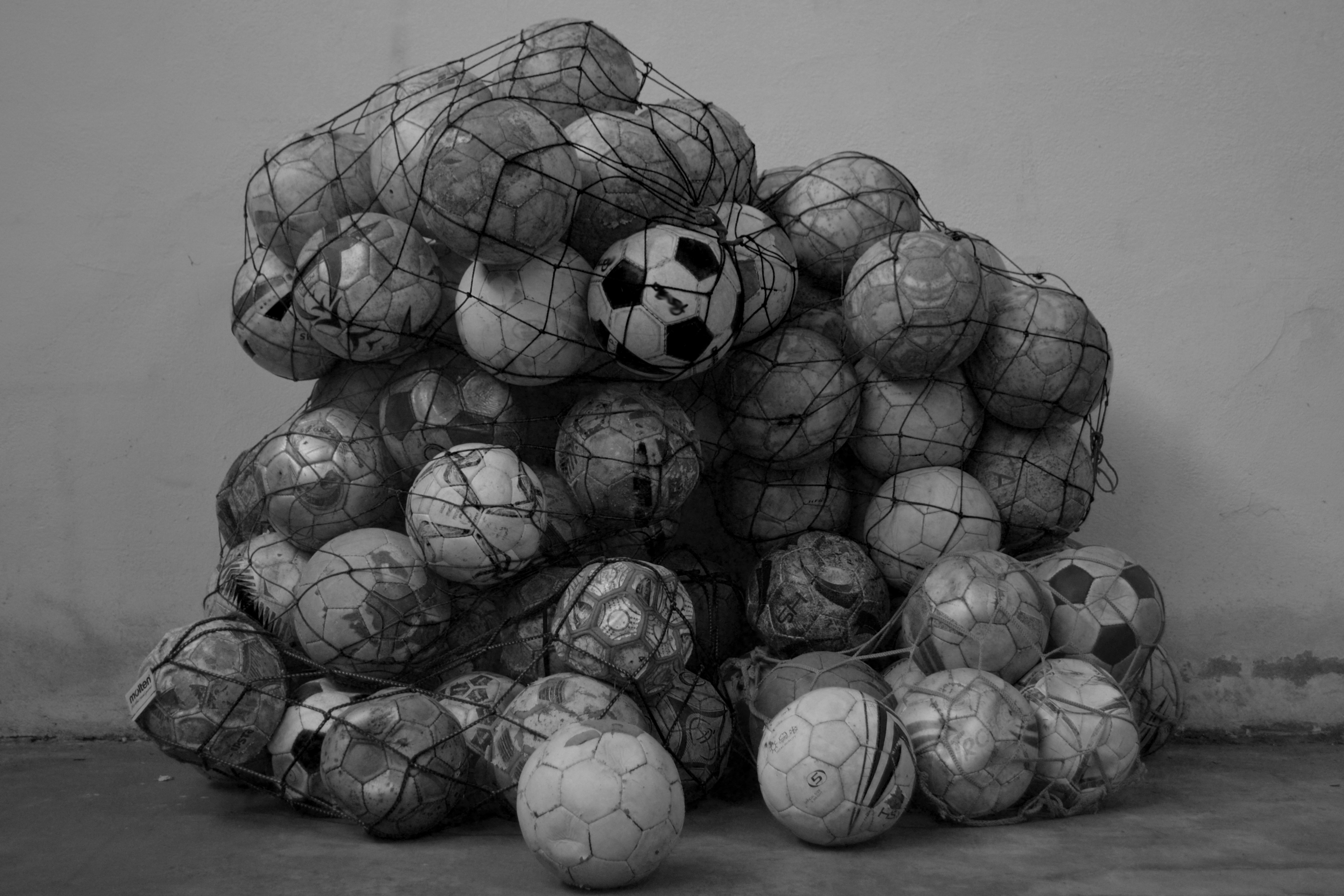 How to Upcycle a Soccer Ball into a Handbag - Upcycle My Stuff
