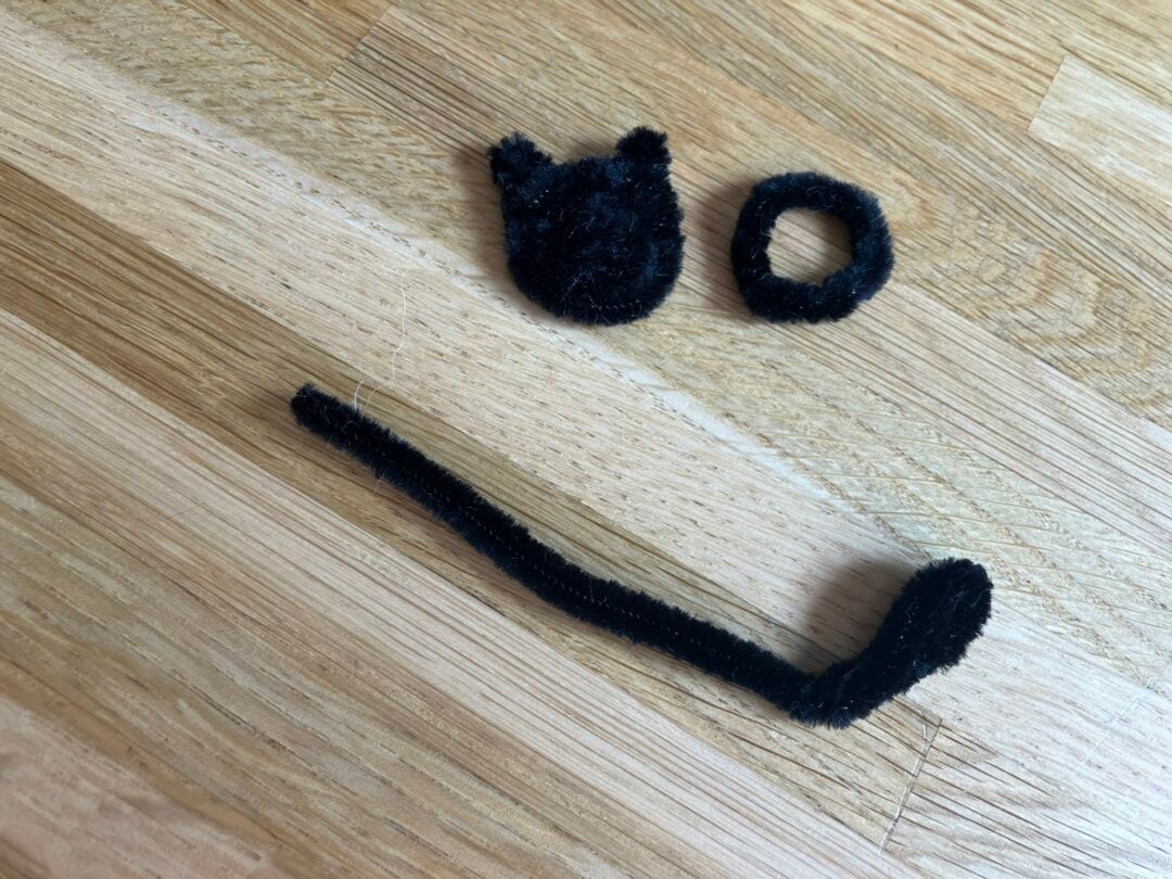 5 Pipe Cleaner Rings: Mess Free Fun Crafts - Upcycle My Stuff